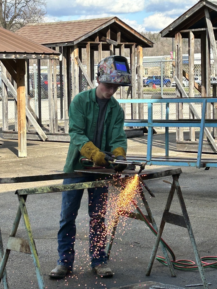 Welding Students Prep for Competition | Carroll County Schools